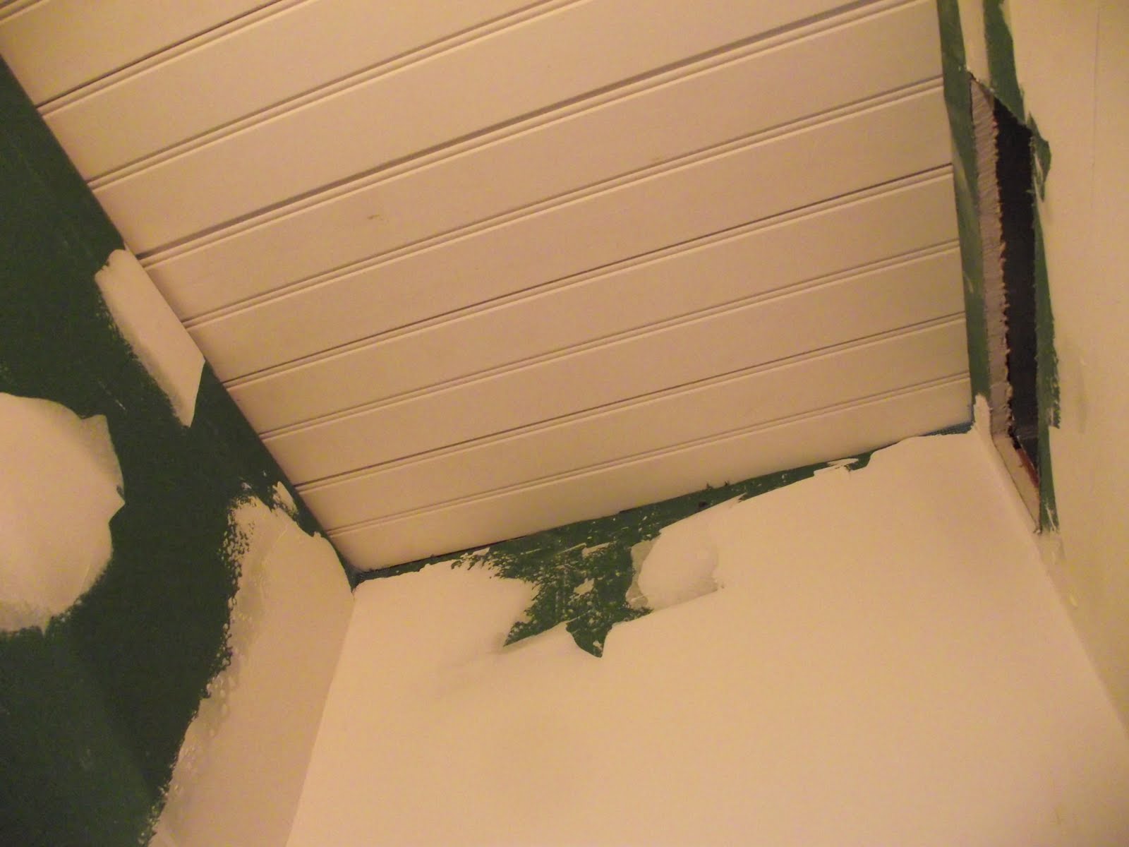 Serendipity Chic Design: Putting up a bead board ceiling tutorial