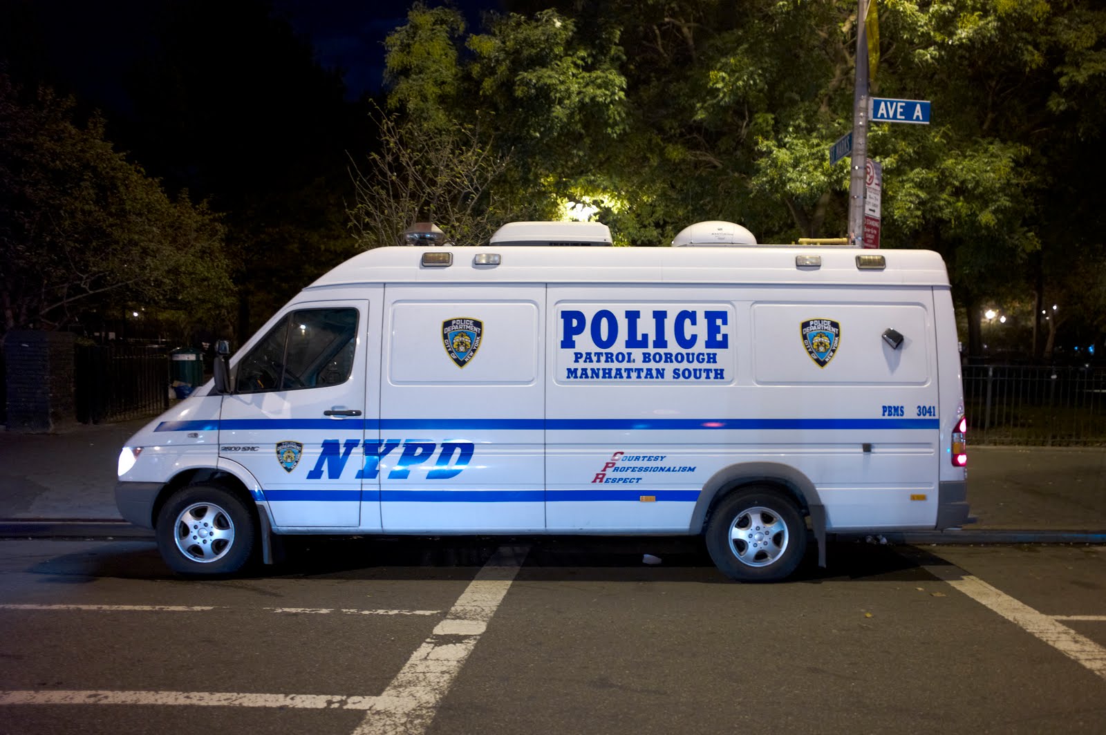 EV Grieve: NYPD establishes mobile command center on Avenue A