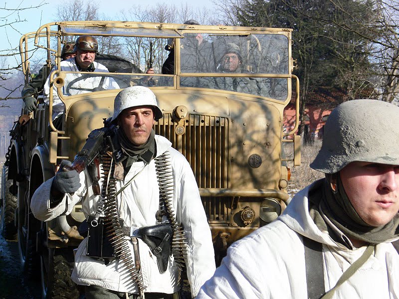NAZI JERMAN: Album Foto Reenactor Waffen-SS Dari Seluruh Dunia