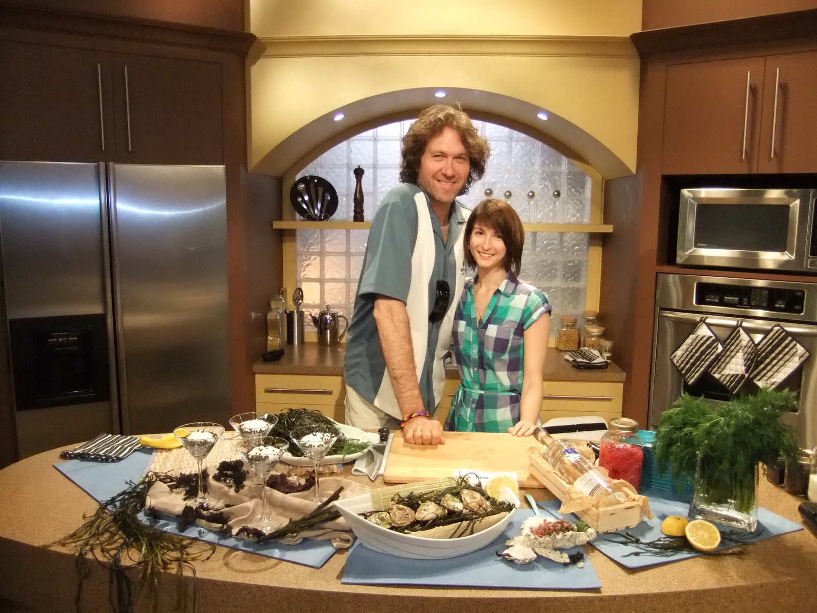 Tastes Like More: Things to do: Meet Chef Michael Smith. CHECK!