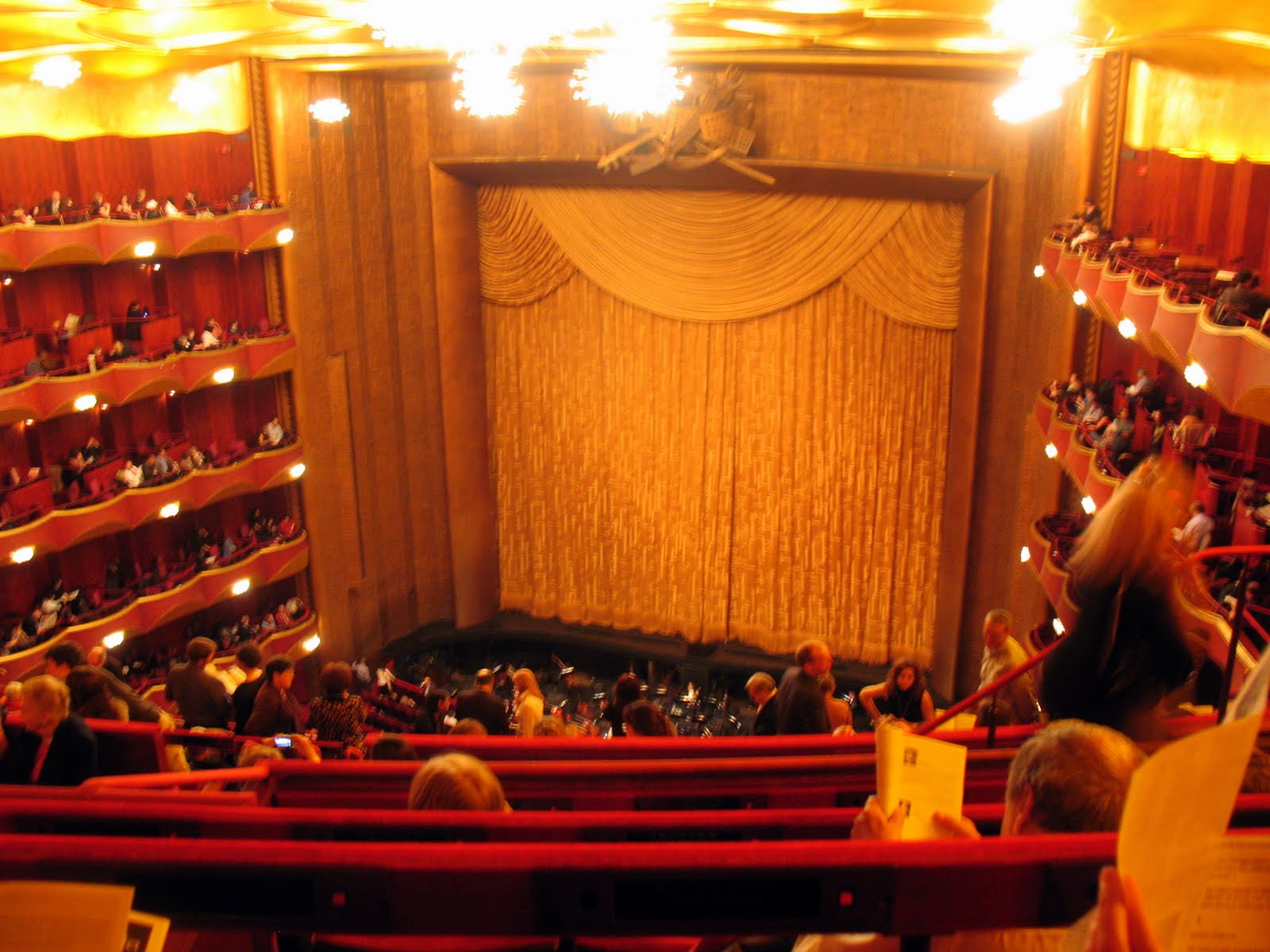 Mille Fiori Favoriti: James Valenti Makes His Debut in La Traviata at ...