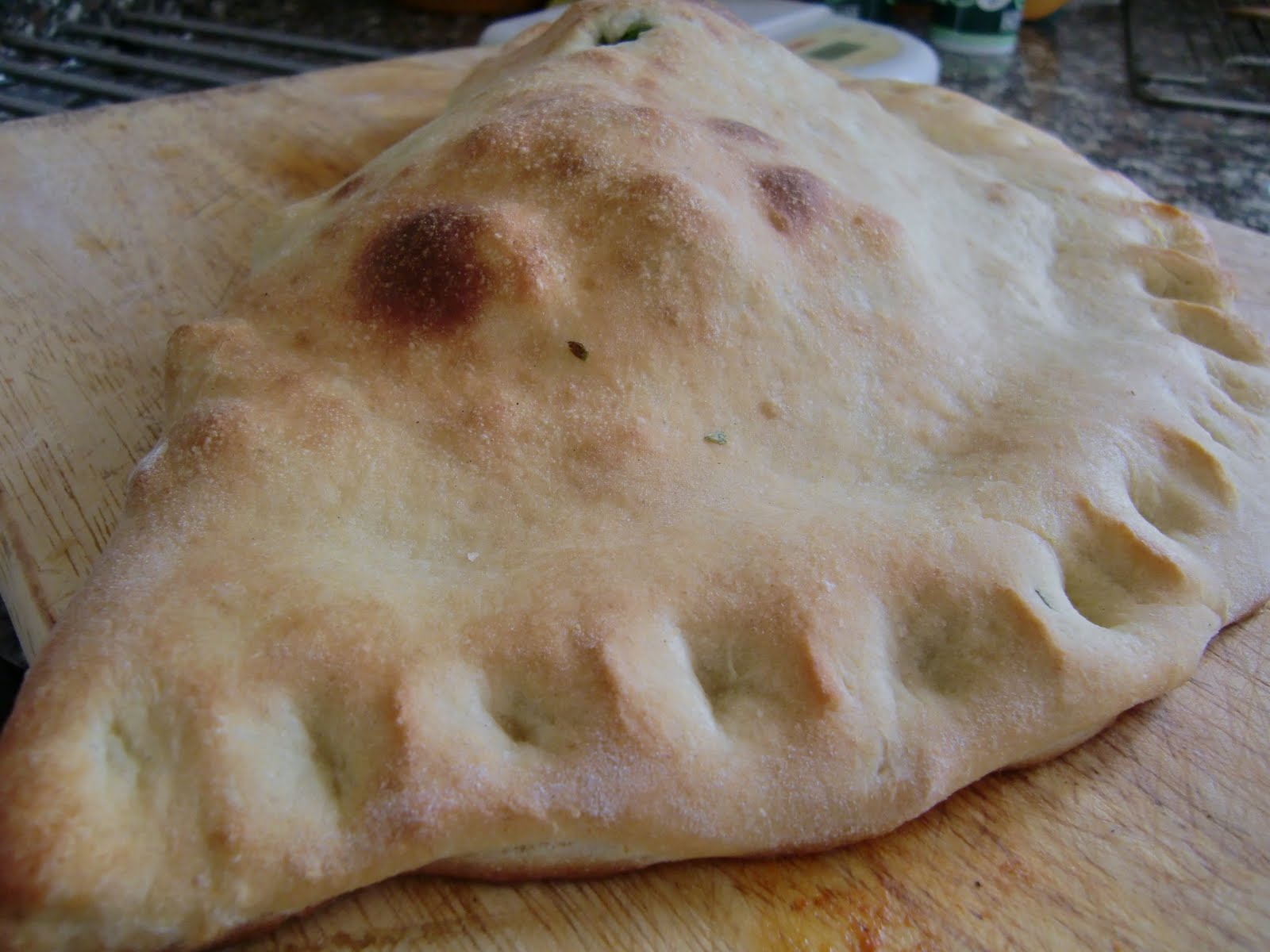 Con pan y postre: Calzone de espinacas y queso fresco