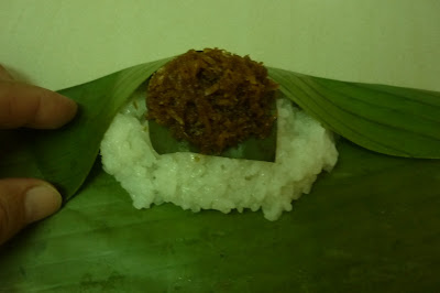 kitchen flavours: Pulut Inti (Glutinous Rice Parcels with Sweet Coconut ...