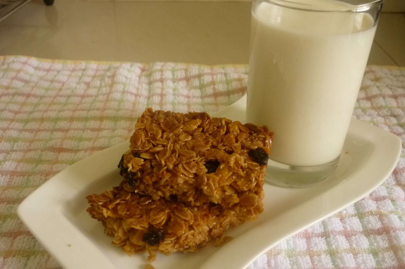 kitchen flavours: Crunchy Oat Flapjacks and Award