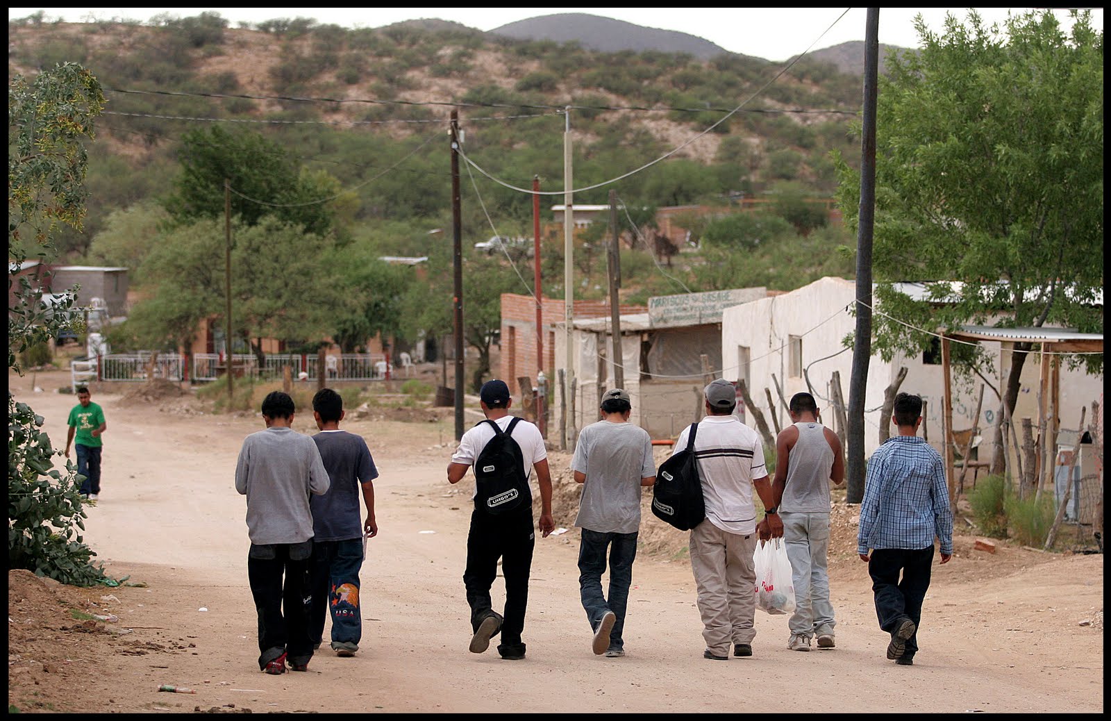 un mundo raro: De El Sásabe a Phoenix
