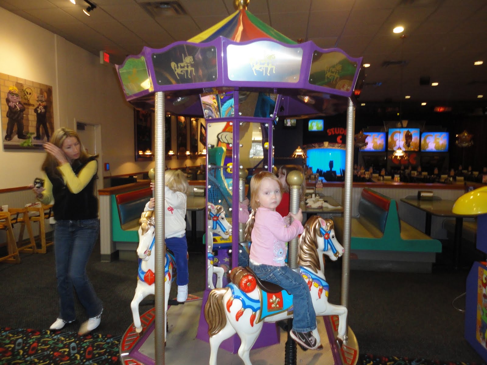 Pleasant Dreams Farm: Meeting Chuck E. Cheese!