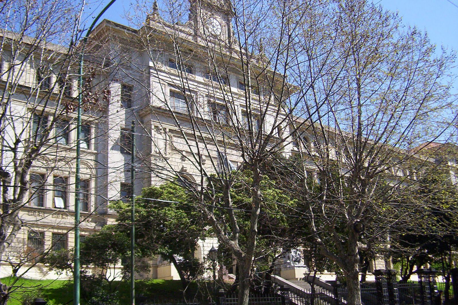 FORO DE LA MEMORIA PATRICIOS: ¿Qué pasa con el Bernasconi?