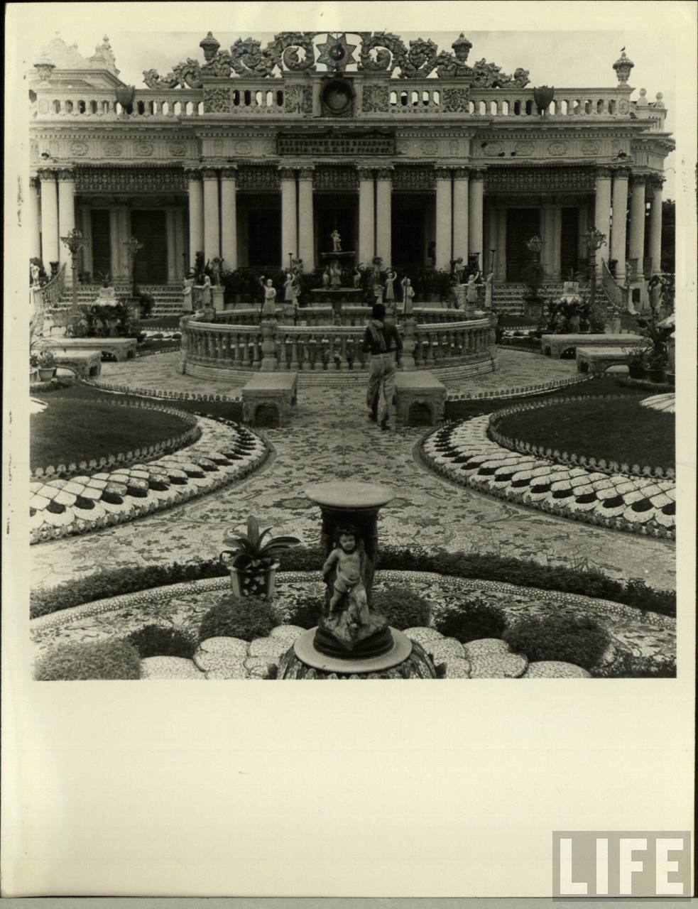 Palace in Calcutta (Kolkata) - Date Unknown - Old Indian Photos