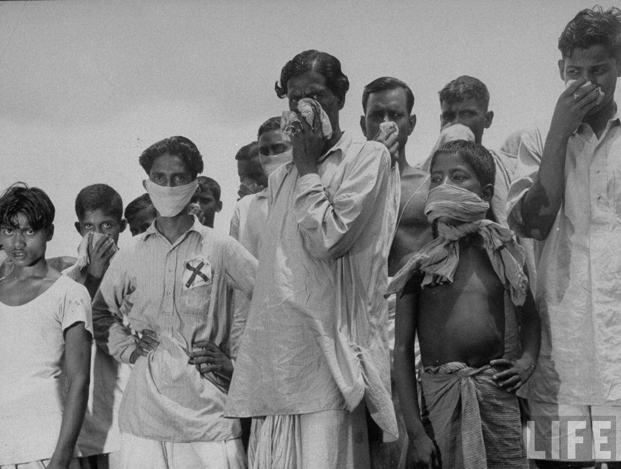 fashion inn 4us: Indian Snake Charmer - 1880's.