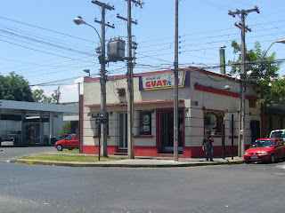 Cartel Se Busca: Barrio Italia mirado por Thomas Daskam