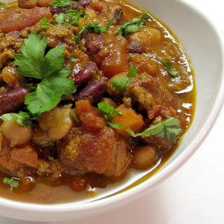Dragon's Kitchen: Six Bean Chili Con Carne