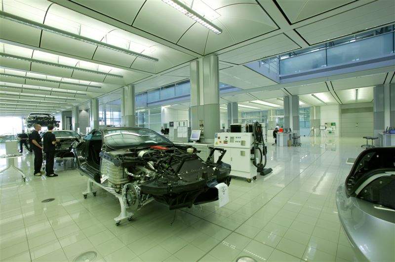 NewsBookBlog.blogspot.com: The Factory of Mercedes-Benz in Germany