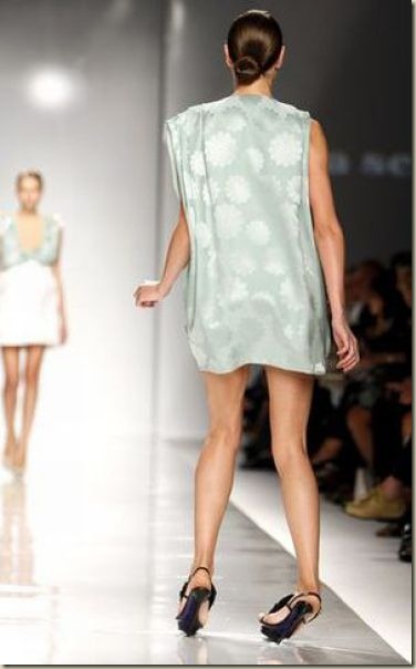 Funny Model Catwalk Pictures | Yeah It's News