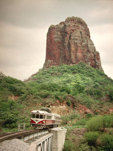 Roboré un Paraiso sin Limites: Chochis "La Muela Del Diablo"