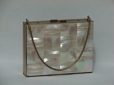 Antique Compacts, Collectibles and Crafts