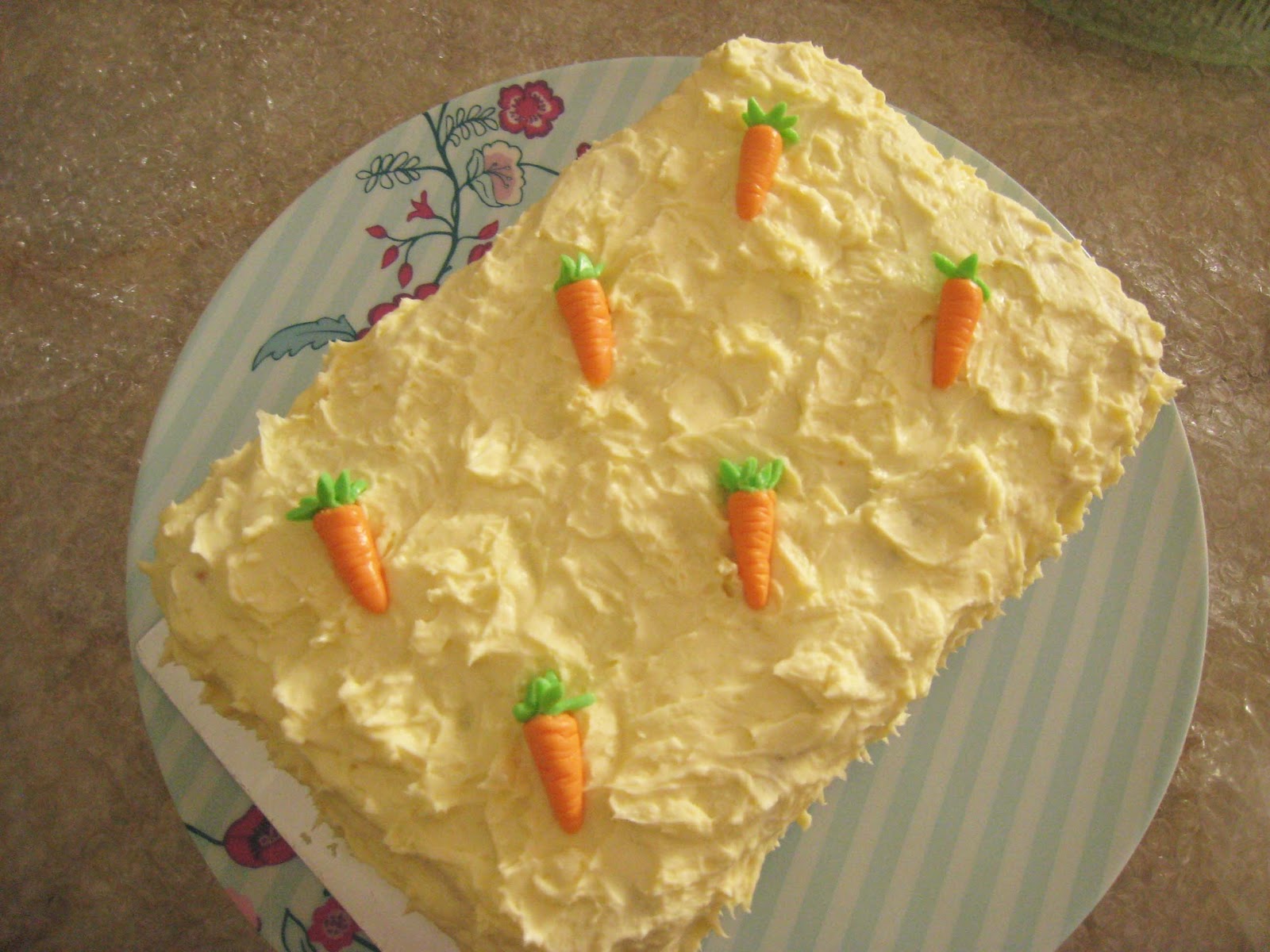 SweetTooth's Adventures: Luxury Carat Cake