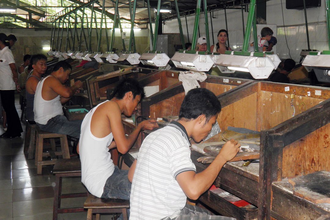 Angel with a pitchfork: Travel log - Bali, ... sizzle on!