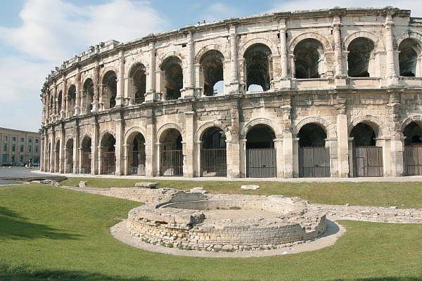 Lieux de Nîmes: Les arénes de Nimes