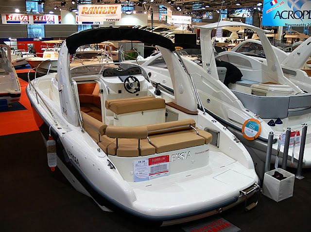 Paris-Nautic Moteurs: Lexsia Boats