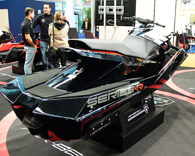Paris-Nautic JetSurf: Jet Ski HSR Benelli