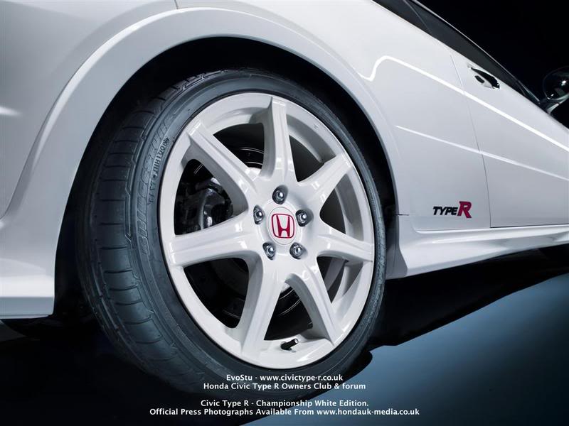 honda source irl: Honda civic FN2 type r review