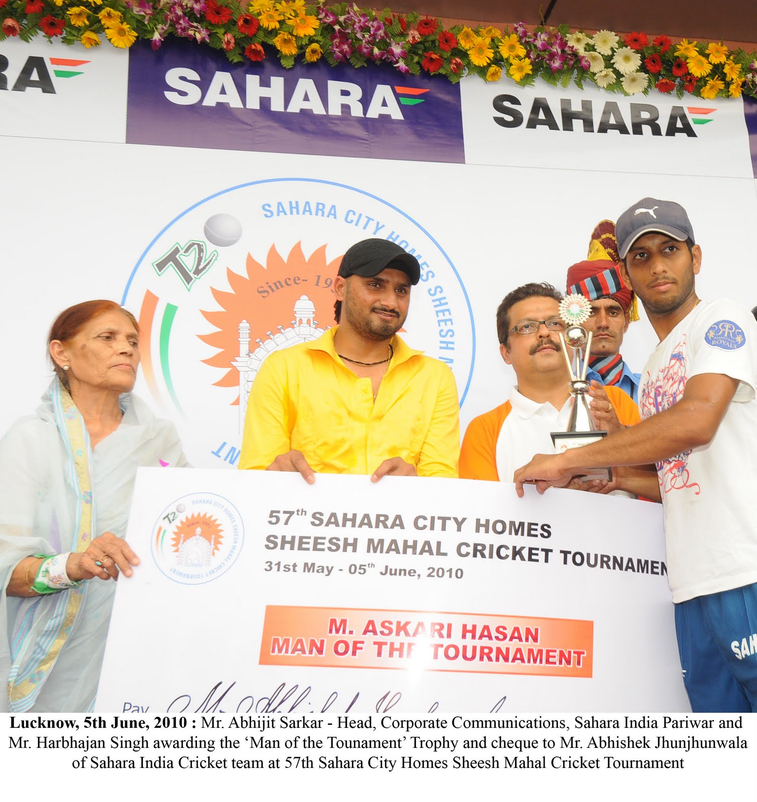 SAHARA INDIA: Air India lifts the Sahara City Homes Sheesh Mahal ...