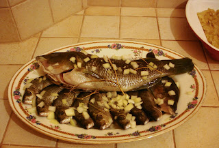 Fait maison,: Poissons au four et murène marinée et grillée.