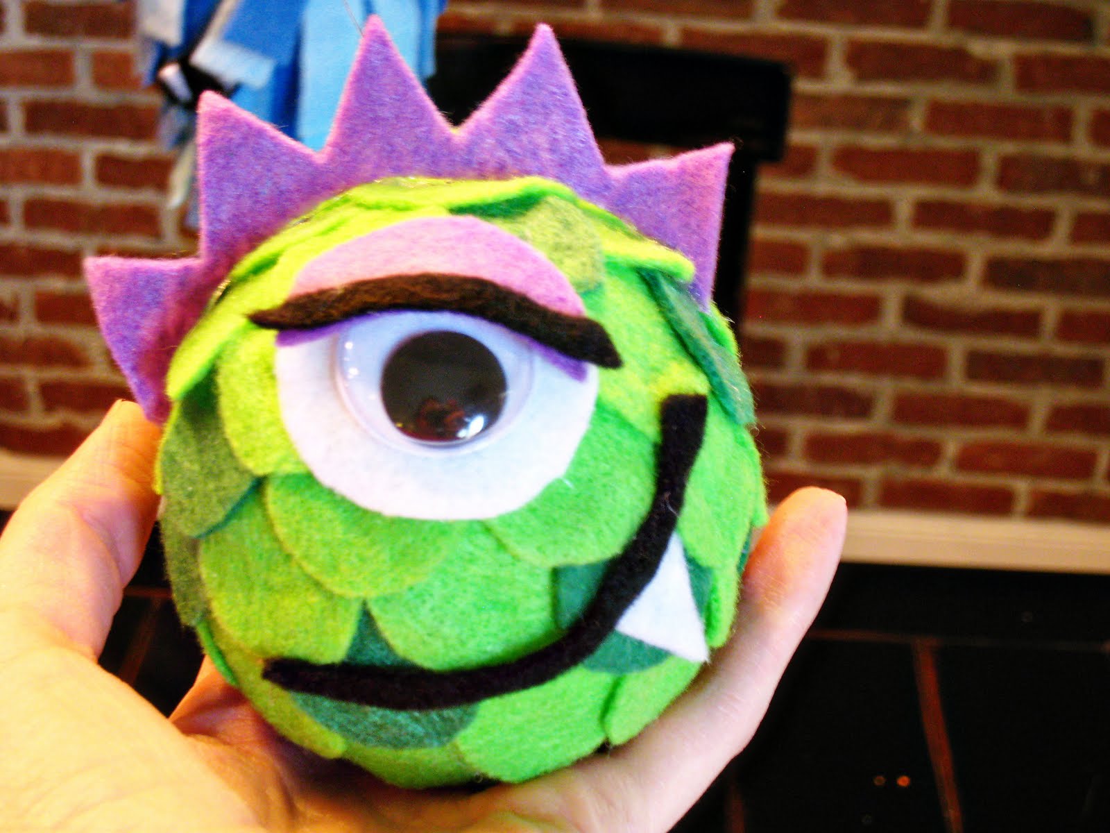 SnowyBliss: Monster Momo