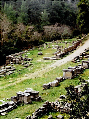 ΜΑΘΗΤΙΚΗ ΠΑΡΡΗΣΙΑ: ΣΤΟ ΙΕΡΟ ΤΟΥ ΑΜΦΙΑΡΑΟΥ