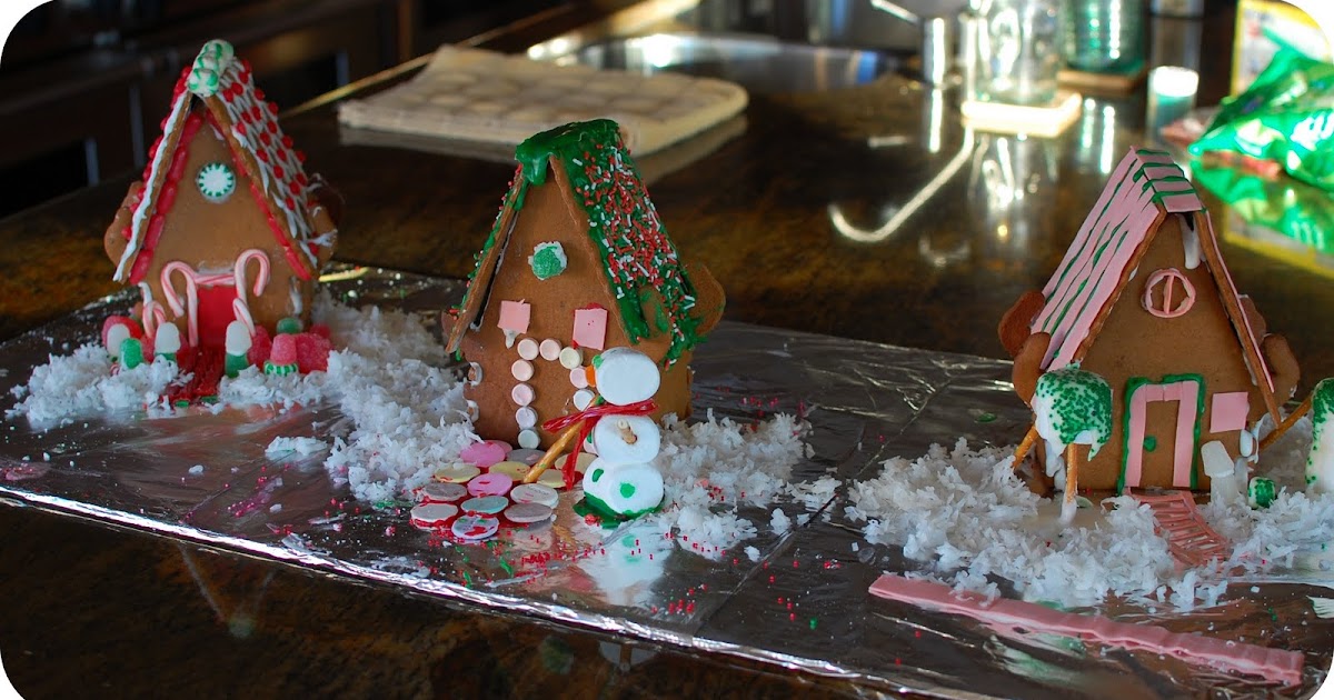 33 Shades of Green: Gingerbread Houses