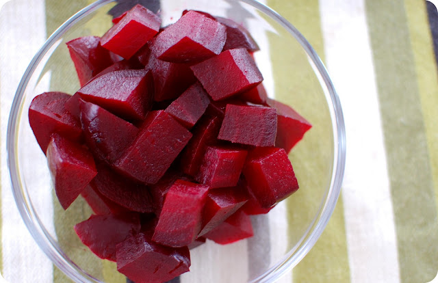 33 Shades of Green: Tasty Tuesdays Bloghop...Roasted Beet Salad