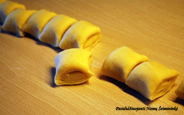 Švediškos bandelės Kanelbullar kitaip | Pasididžiuojanti Namų Šeimininkė