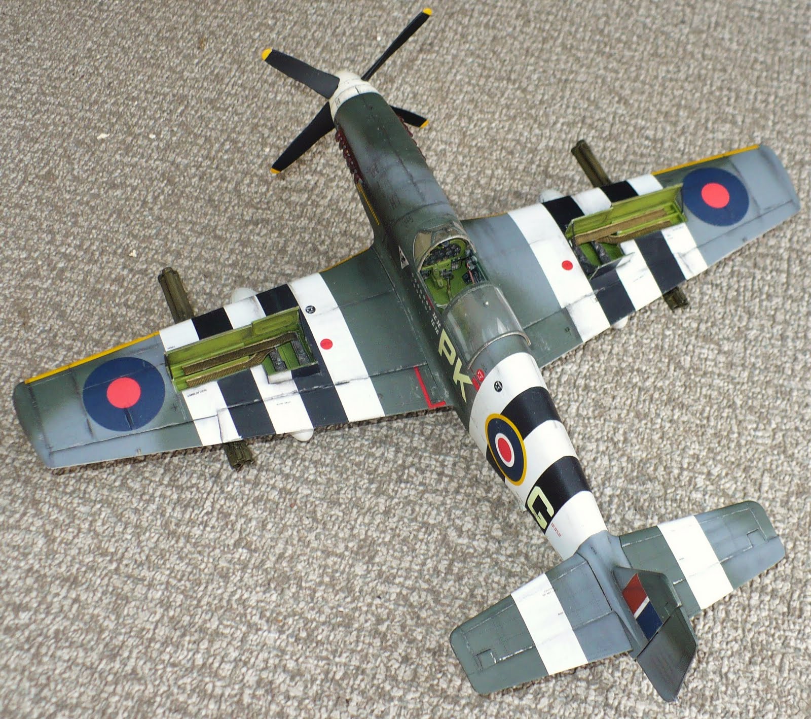 The Great Canadian Model Builders Web Page!: R.A.F. Mustang III