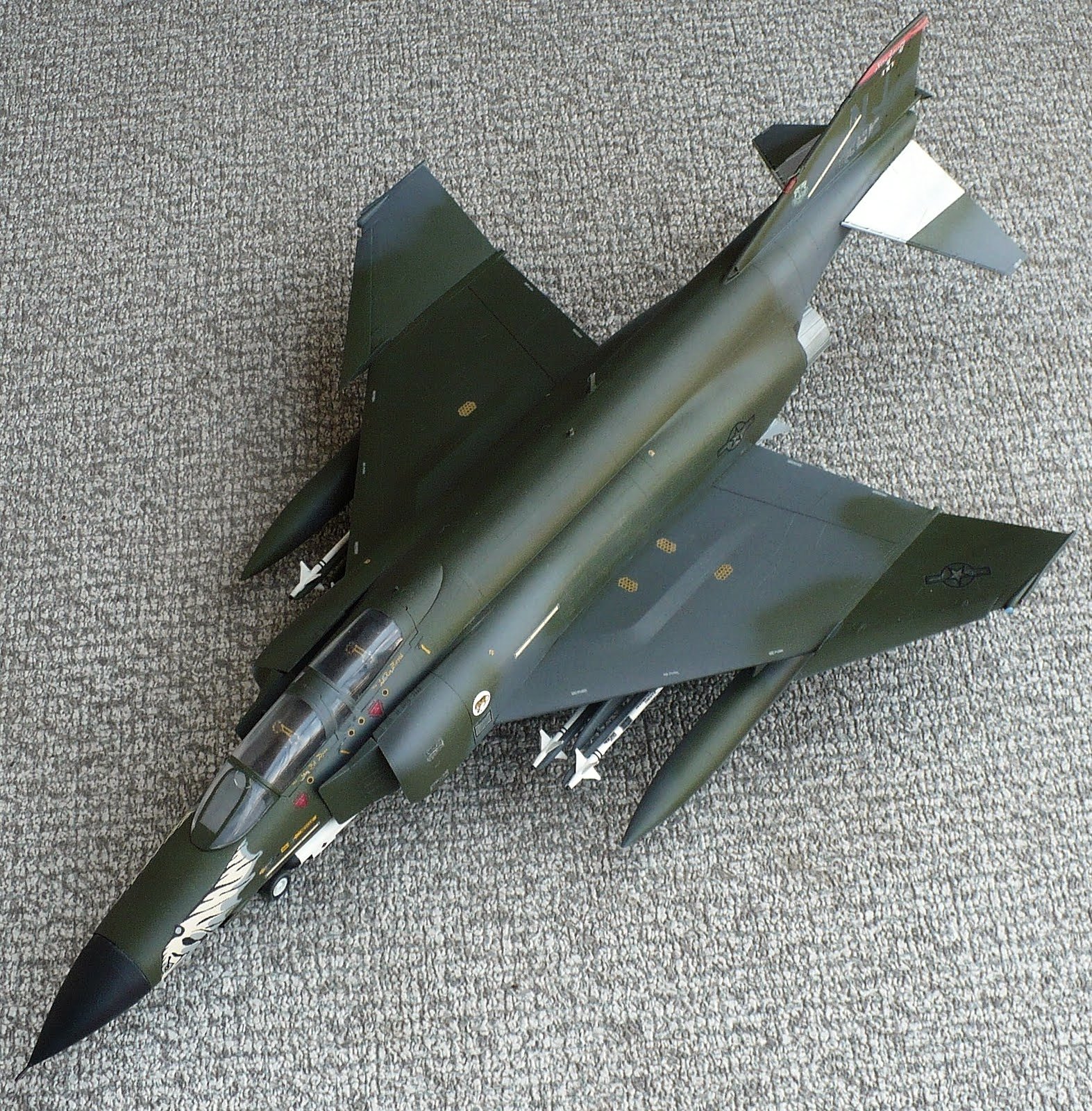 The Great Canadian Model Builders Web Page!: Phantom