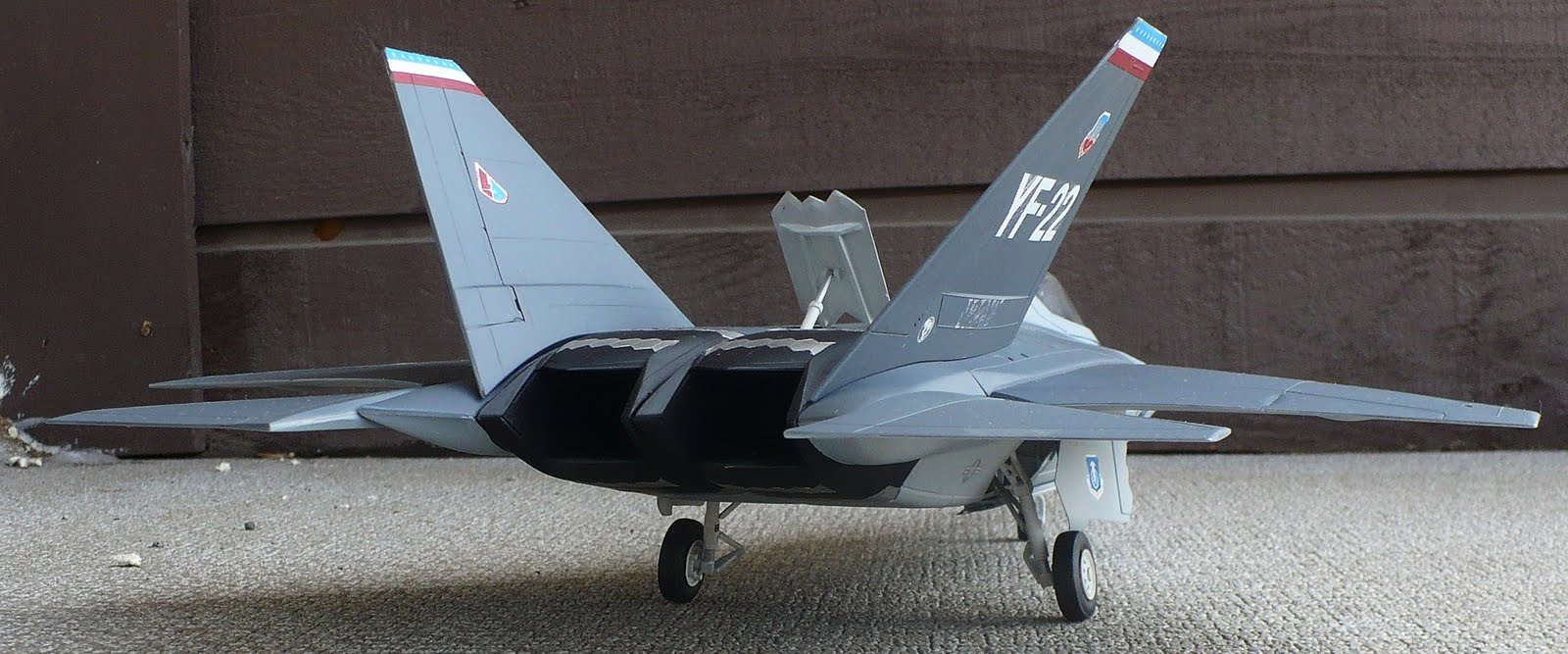 The Great Canadian Model Builders Web Page!: YF 22