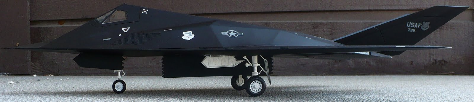 The Great Canadian Model Builders Web Page!: F 117 Nighthawk