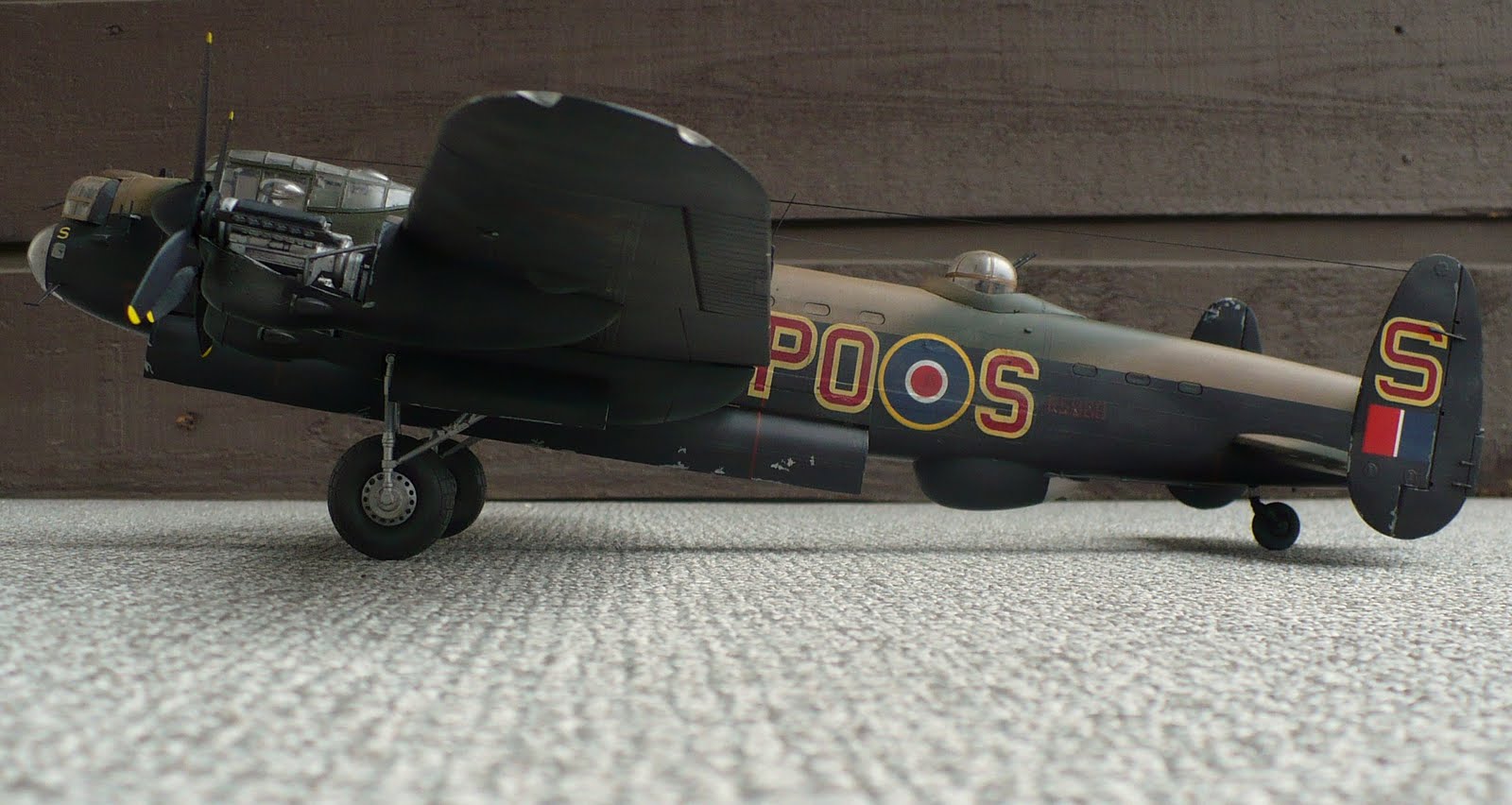 The Great Canadian Model Builders Web Page!: Lancaster Re Post