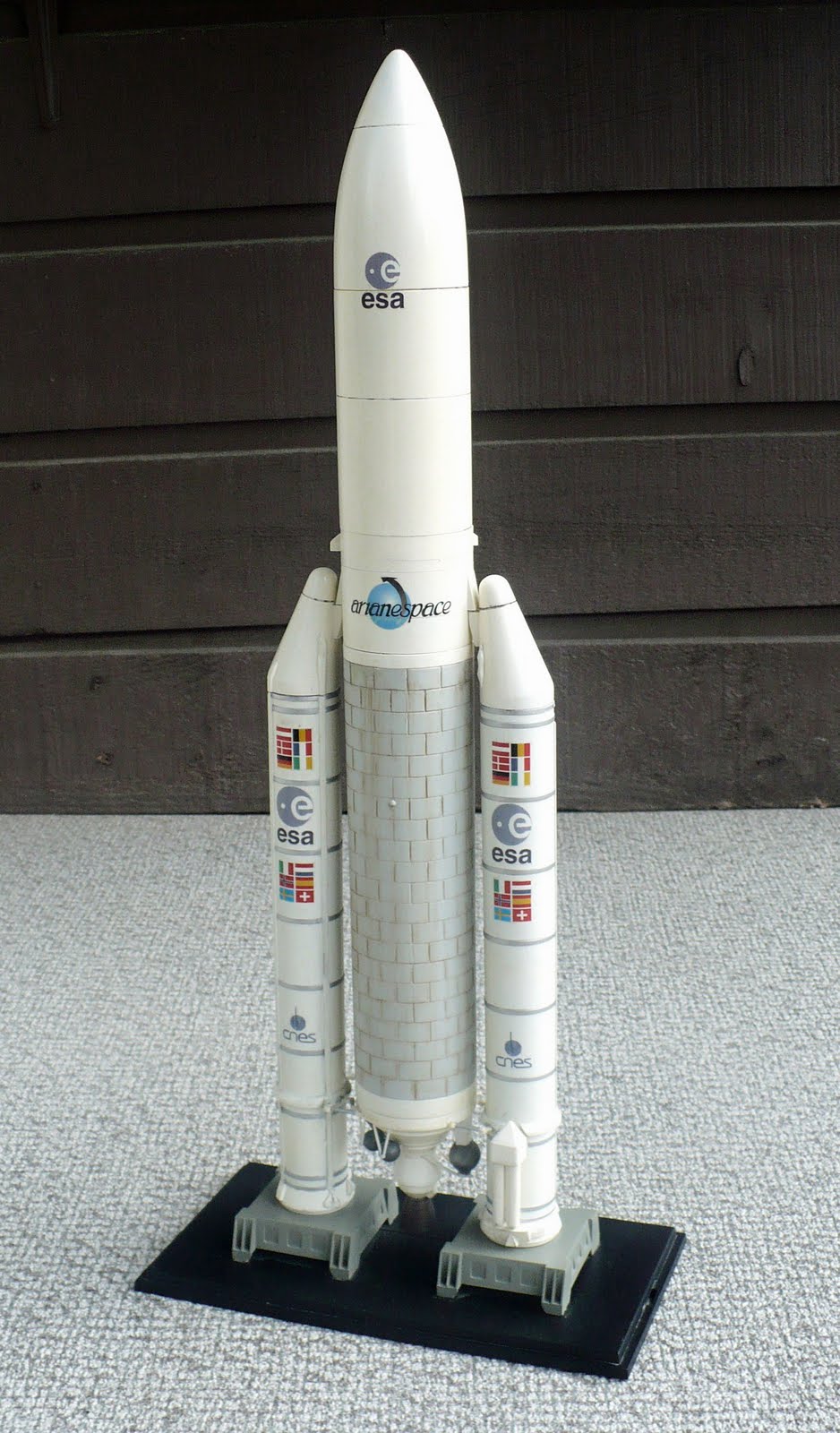 The Great Canadian Model Builders Web Page!: Ariane 5