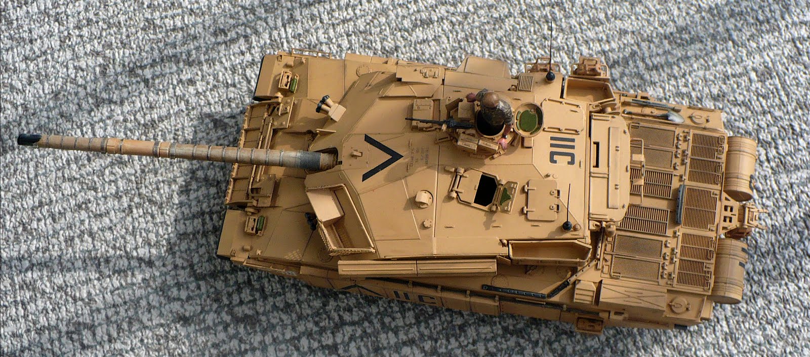 The Great Canadian Model Builders Web Page!: Challenger 1