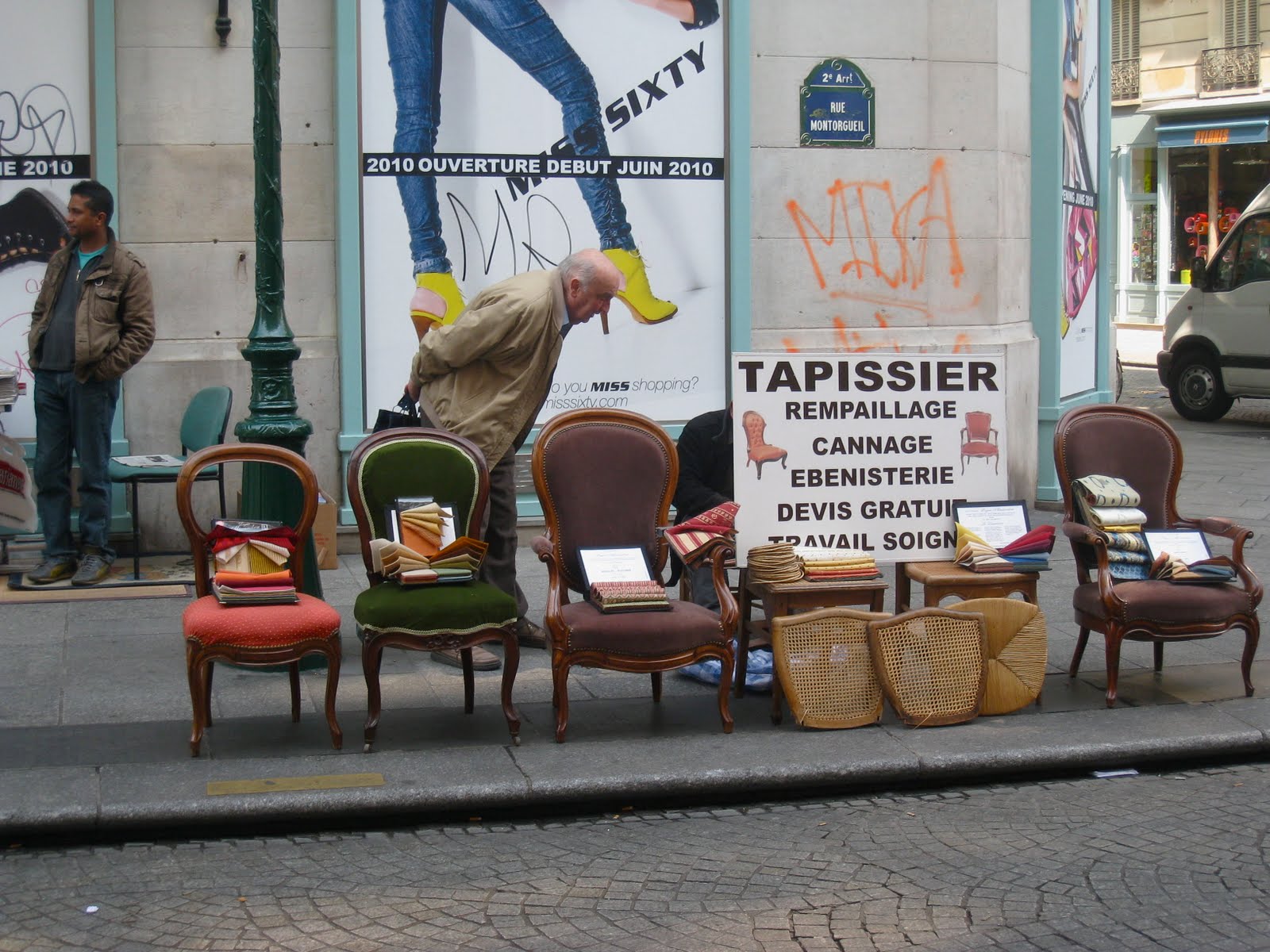 Le Petit Train: Streetside Furniture Fix
