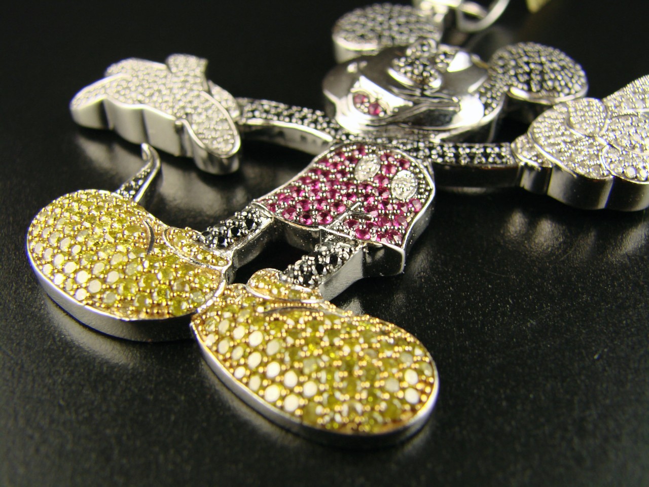 new_york_jewels: 10K CARTOON MICKEY MOUSE DIAMOND PENDANT CHARM 7.85 CT