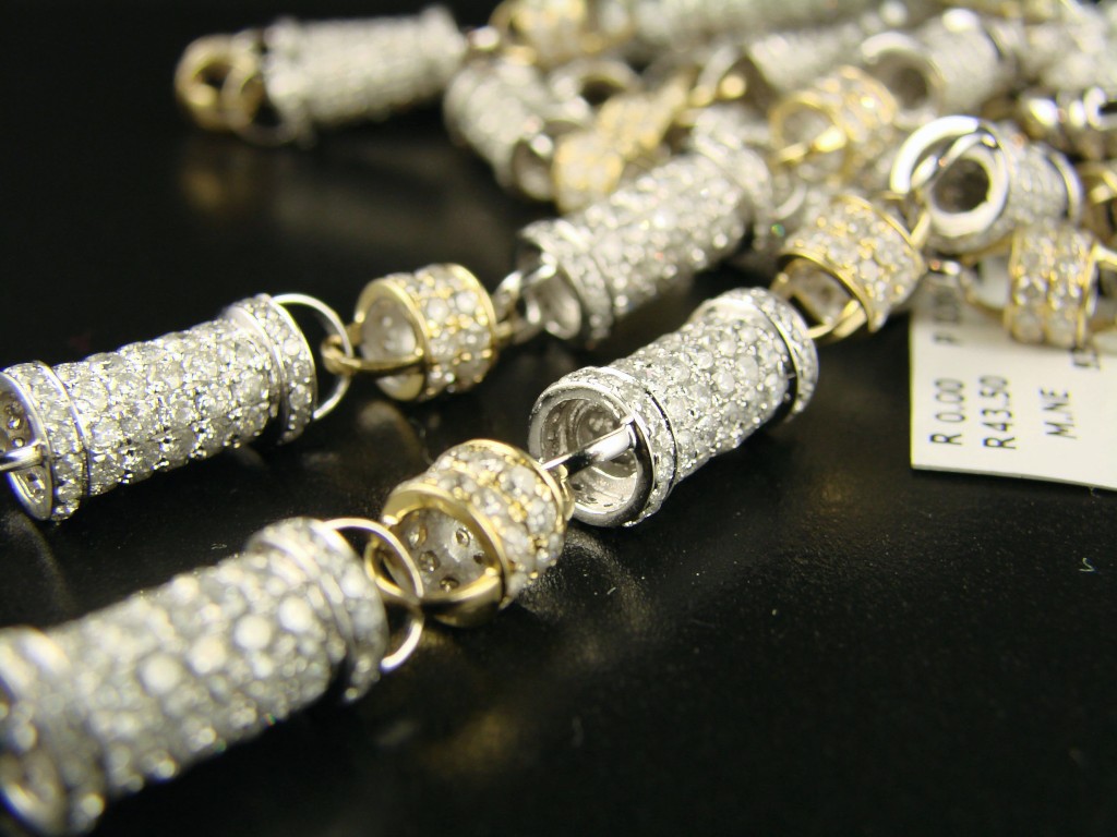 new_york_jewels: TWO TONE GOLD DIAMOND BULLET LINK CHAIN FRANCO 49.50 CT