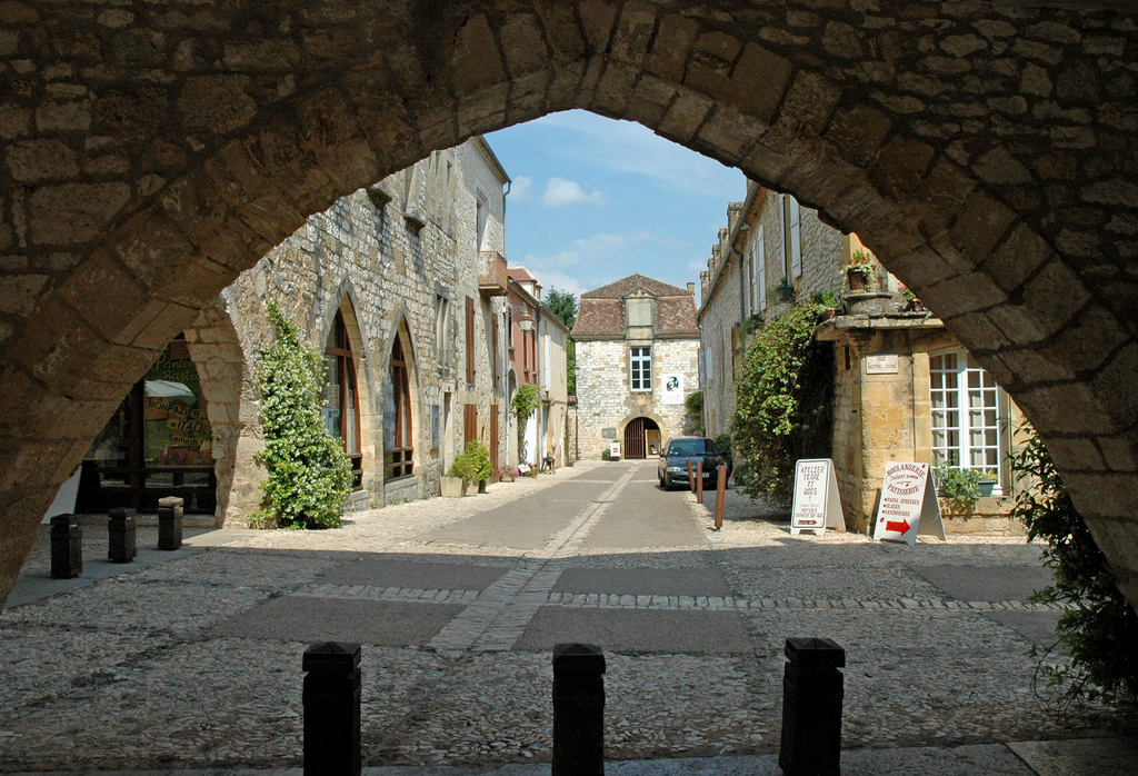 paradis express: Village de Monpazier