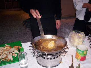 ALIMENTOS Y BEBIDAS: SERVICIO RUSO