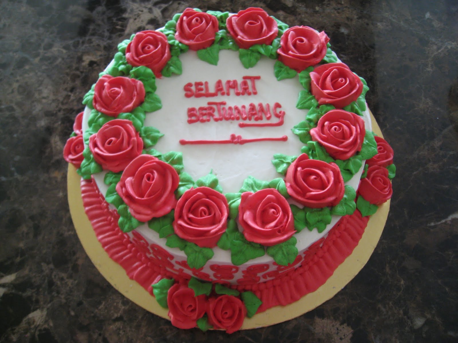 .: Kek Hantaran Tema Ros Merah