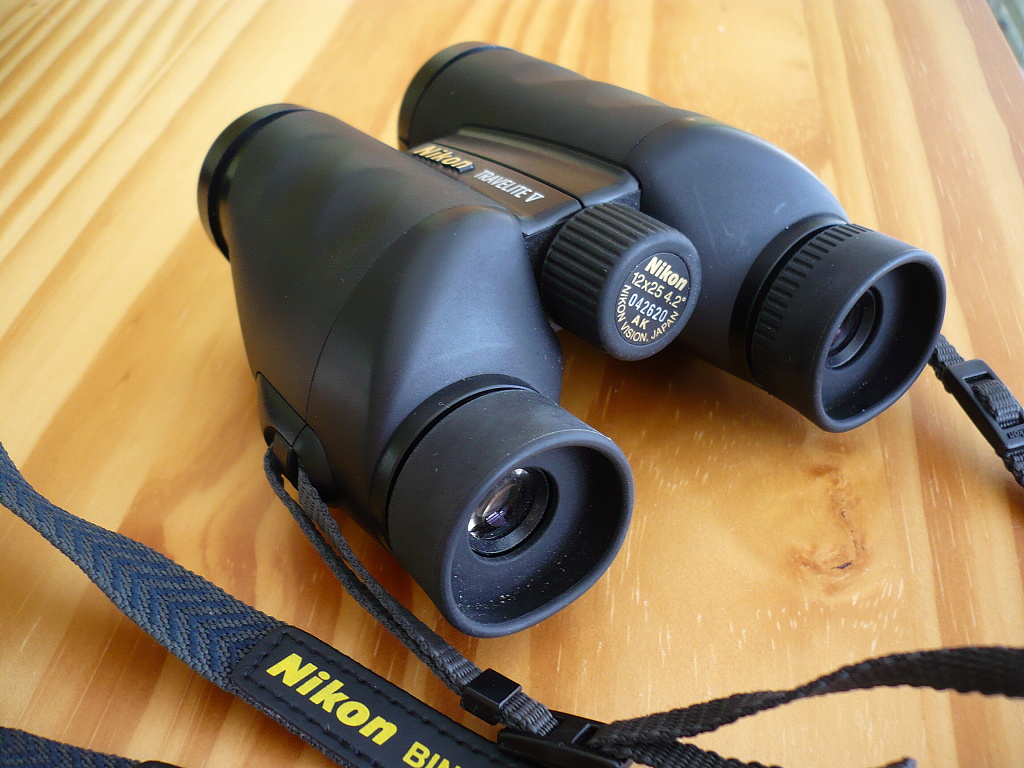 Sharp Wings: Kapesní dalekohled Nikon Travelite V 12x25 - recenze