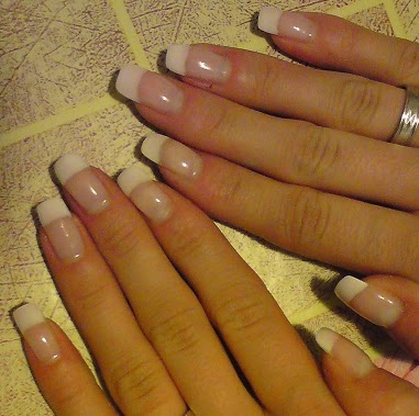 UMJETNI NOKTI: Postupak geliranja nokti i osnovna oprema