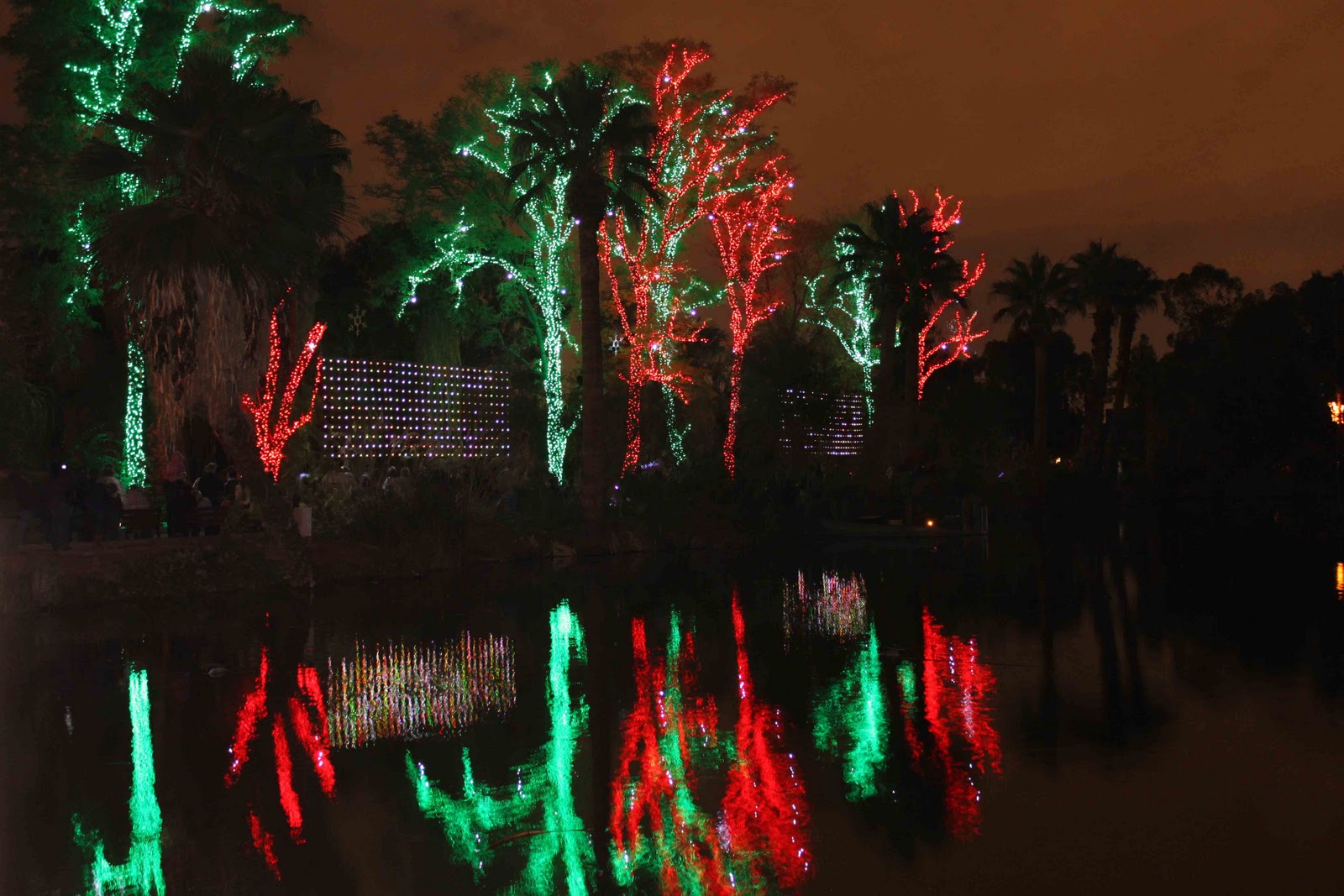 The Turning of Generations: Advent Calendar - Outdoor Decorations