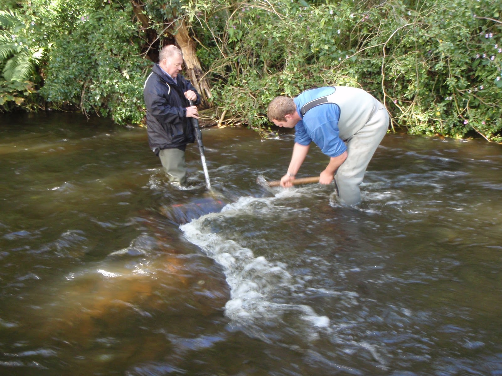 DNMAC River Goyt restoration: two more "V" flow deflectors ...