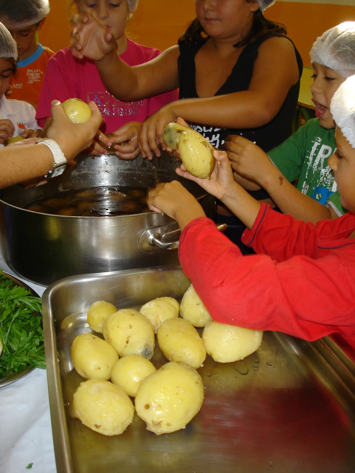 Building Bridges Between Cultures: Libro de recetas españolas y extranjeras